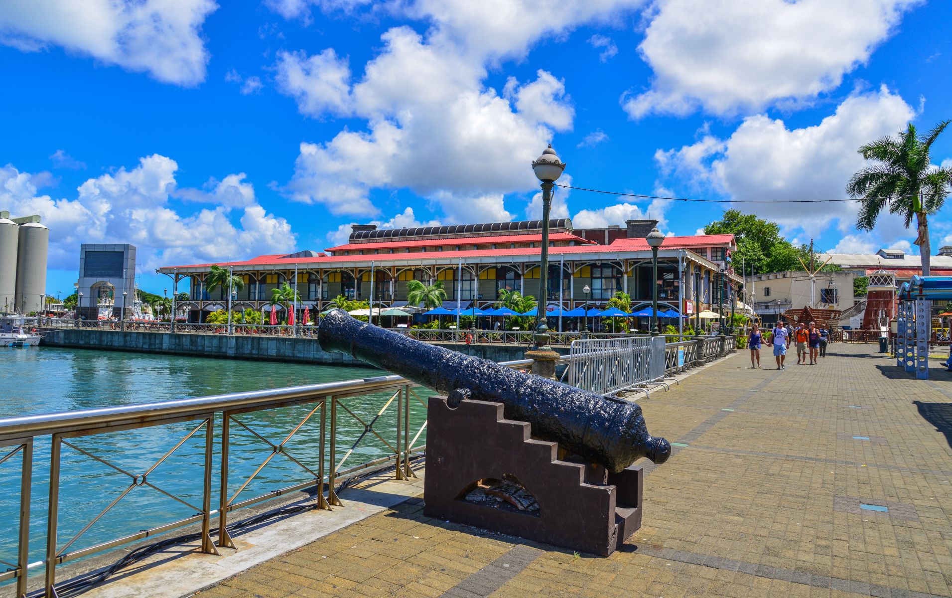 Zájezdy pro tebe | Podvodní vodopád, duhové země i koloniální památky
